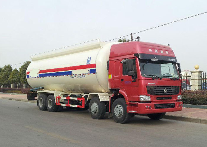 Semi Bulk Cement Truck With 4 Stroke Electronic Fuel Injection Diesel ...